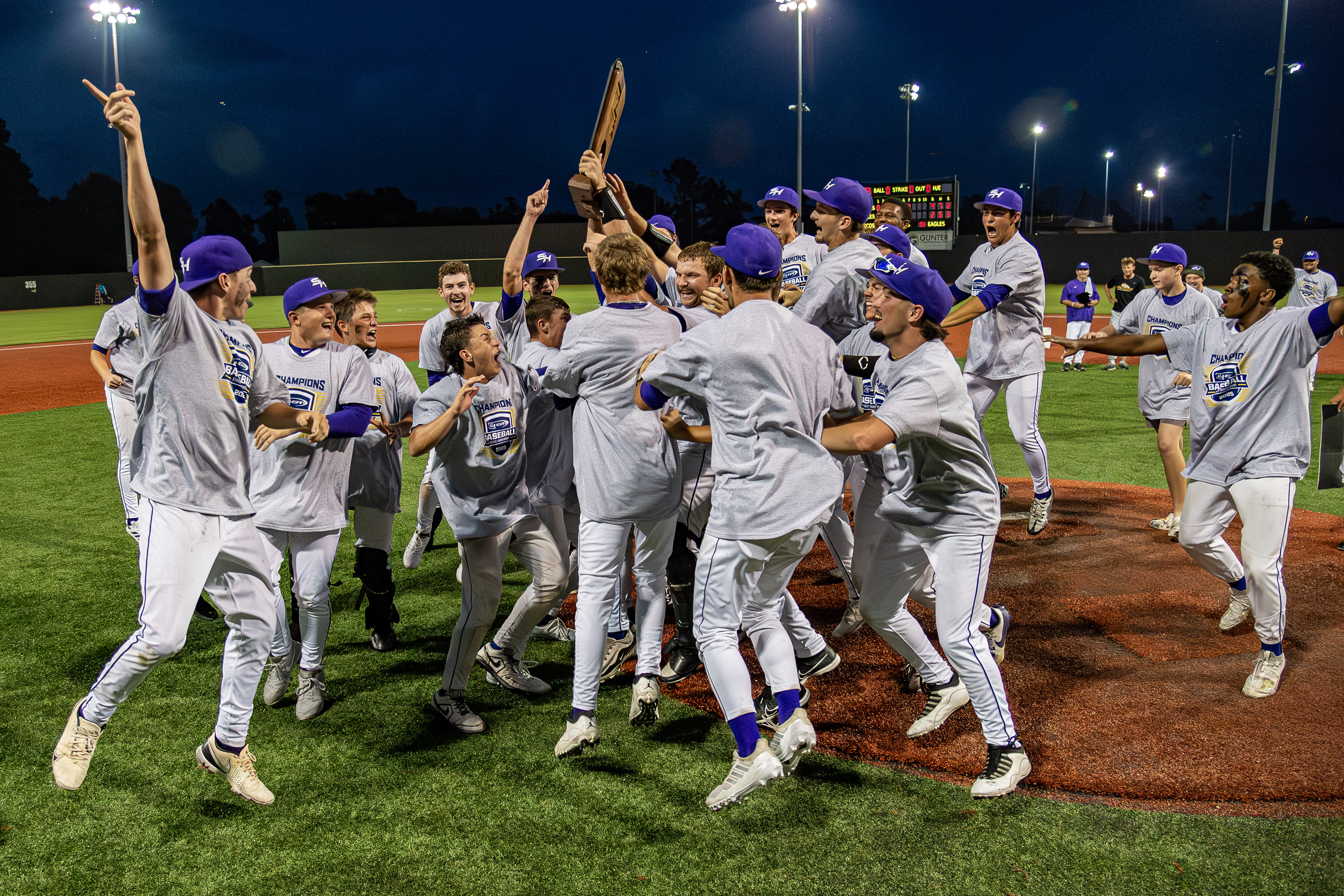 Broncos use big seventh inning plays to win state championship ...