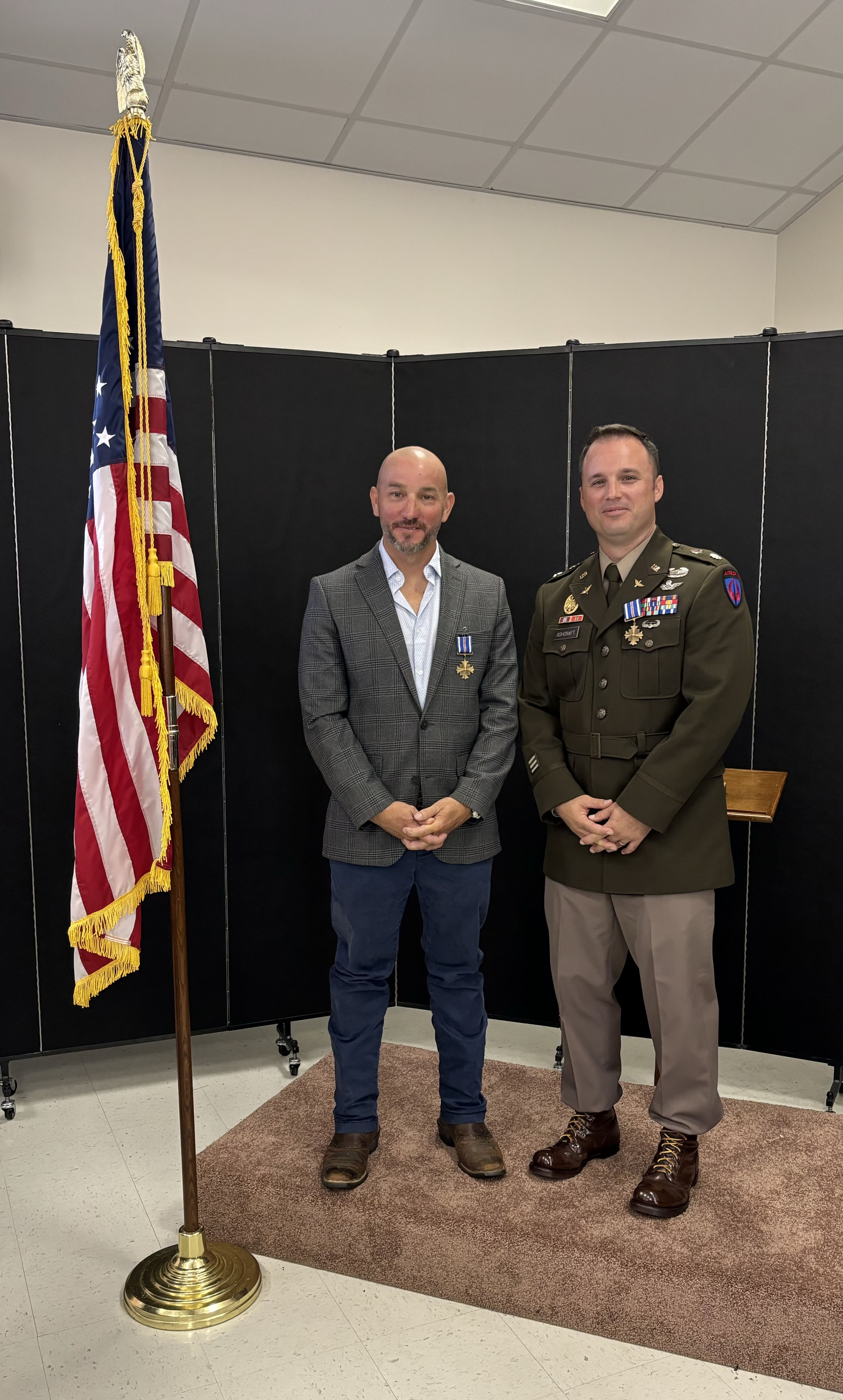 Heroism honored in Ragley: Two receive Distinguished Flying Cross Medal ...