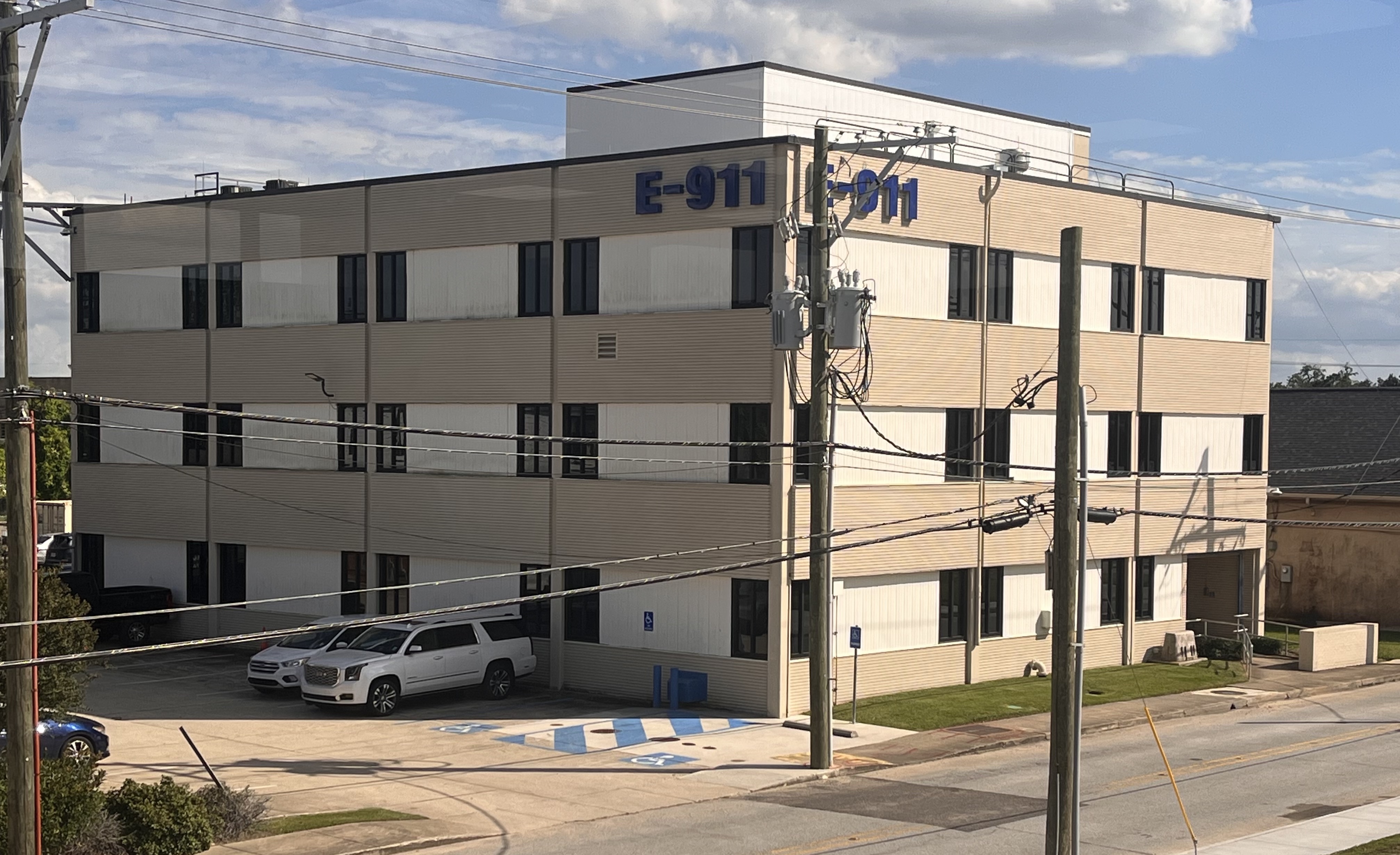 Officials say 911 emergency lines down across Mississippi, Louisiana ...